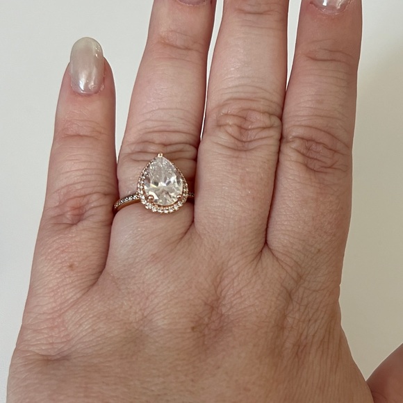Pandora | Jewelry | Pandora Sparkling Teardrop Halo Ring | Poshmark